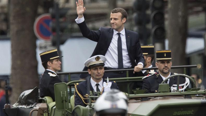 » L’intronisation d’Emmanuel Macron tourne à l’extase chez les ...